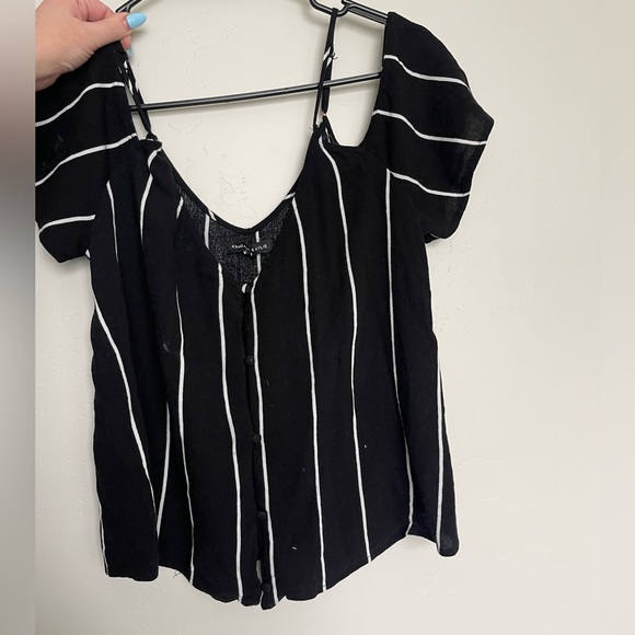 Kendall & Kylie | Tops | Kendall And Kylie Off The Shoulder Blouse ...